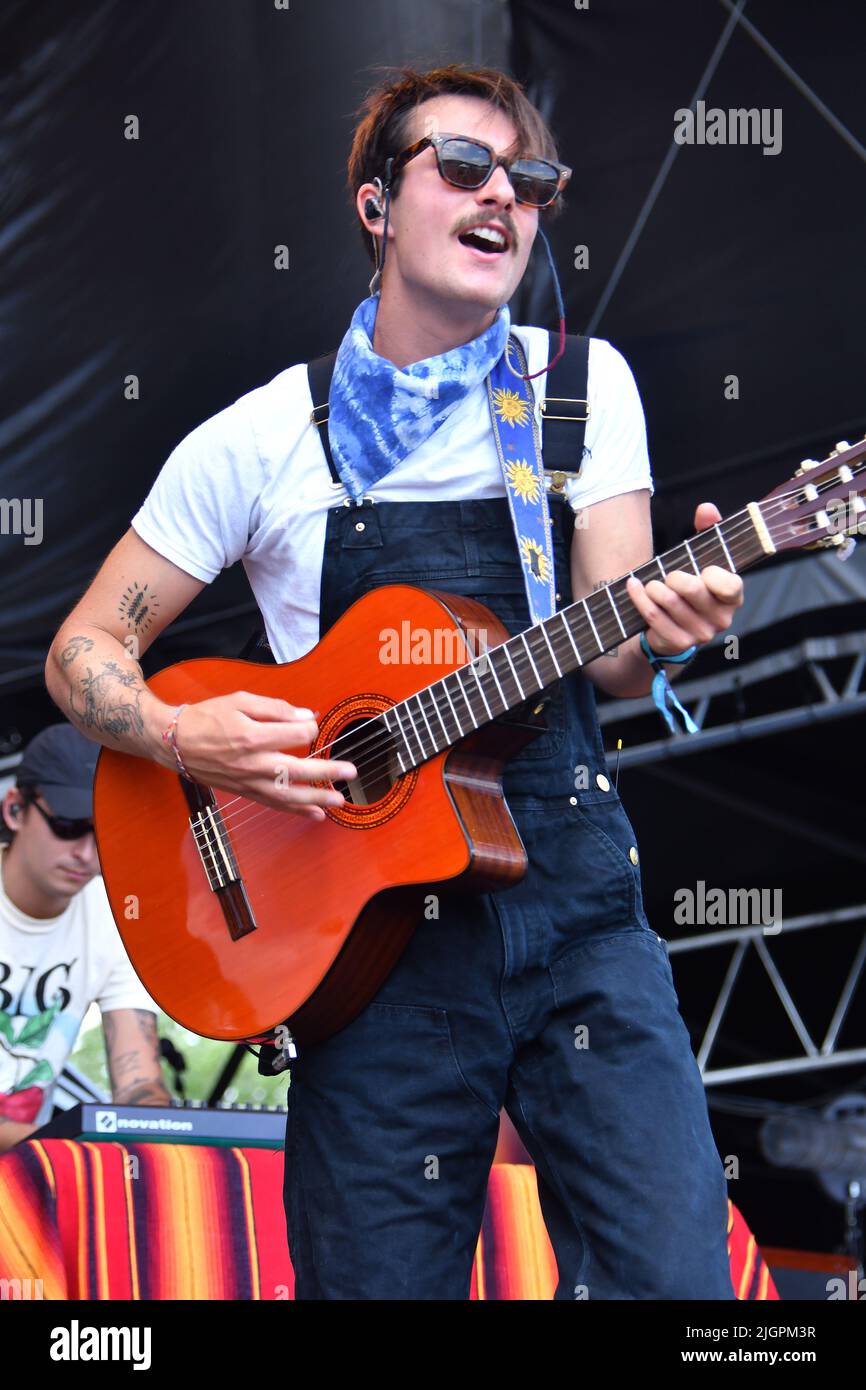 Songwriter and musician griff washburn hi-res stock photography and ...