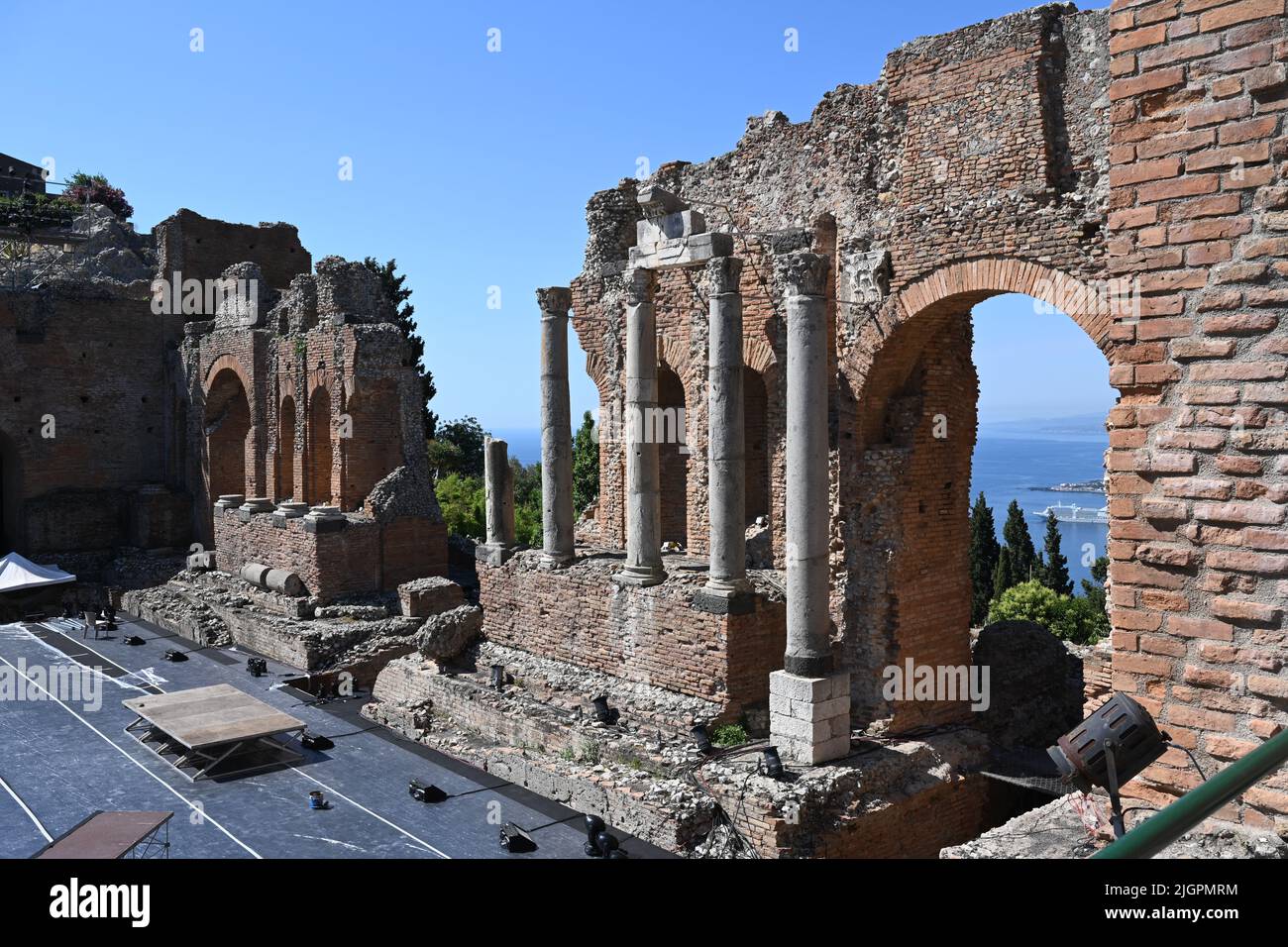 Greek amphitheatre Taormina Sicily with Mt Etna Stock Photo - Alamy