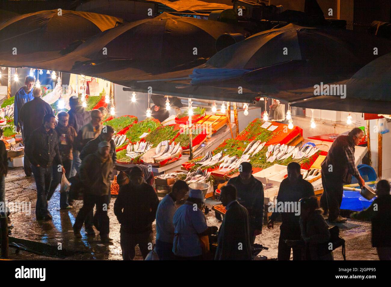 Fish stalls karakoy hi-res stock photography and images - Alamy