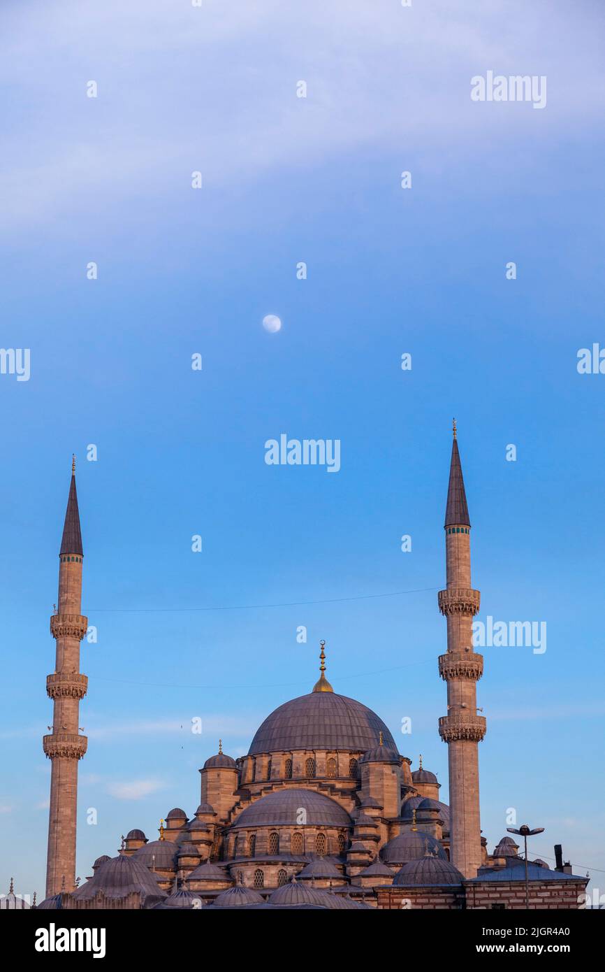 Istanbul minaret turkey mosques hi-res stock photography and images - Alamy