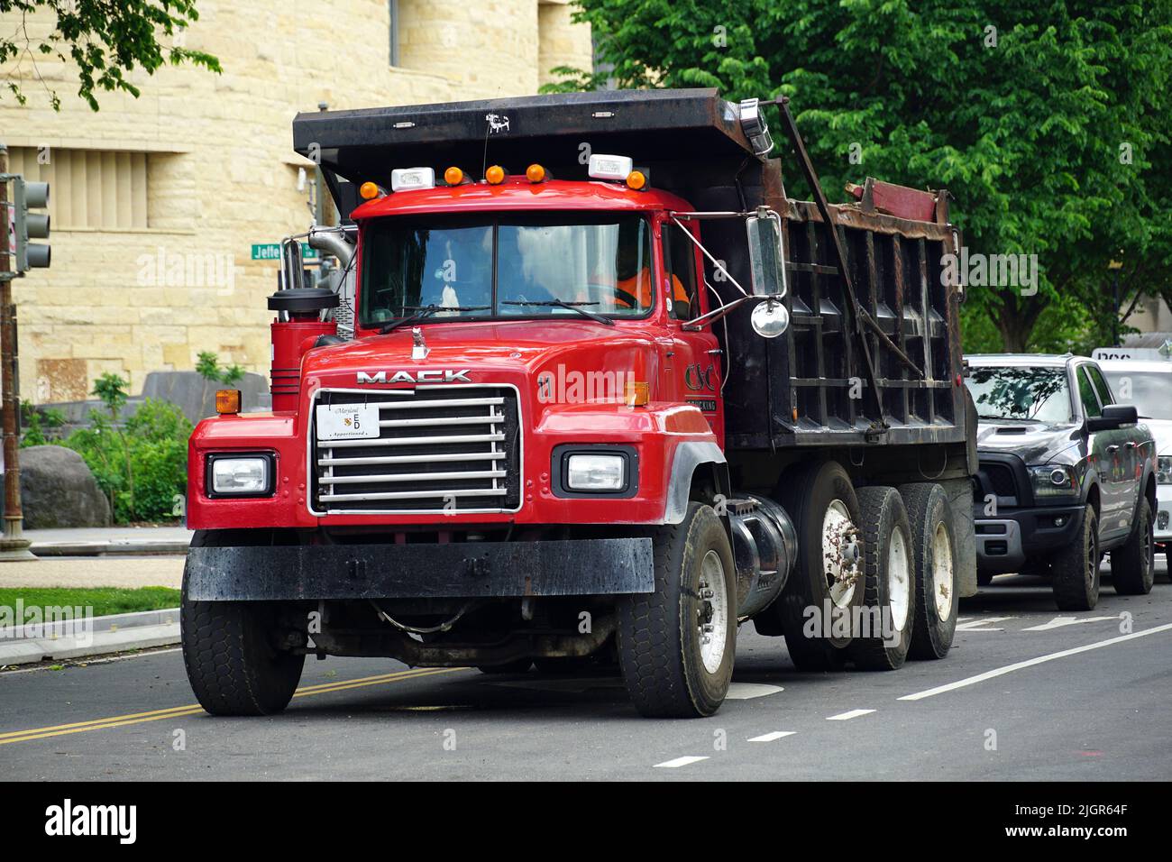 Red mack truck hi-res stock photography and images - Alamy