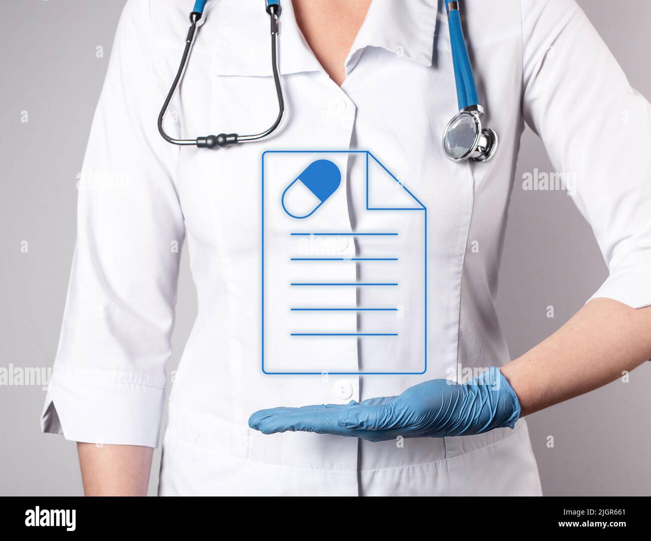Doctor giving patient note hi-res stock photography and images - Alamy