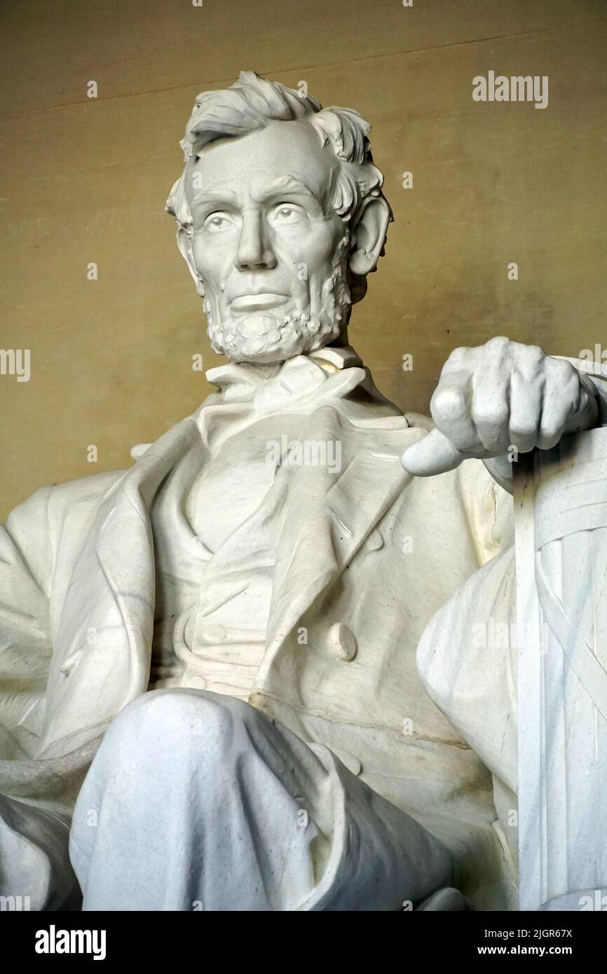 Abraham Lincoln statue, by Daniel Chester French, Lincoln Memorial ...