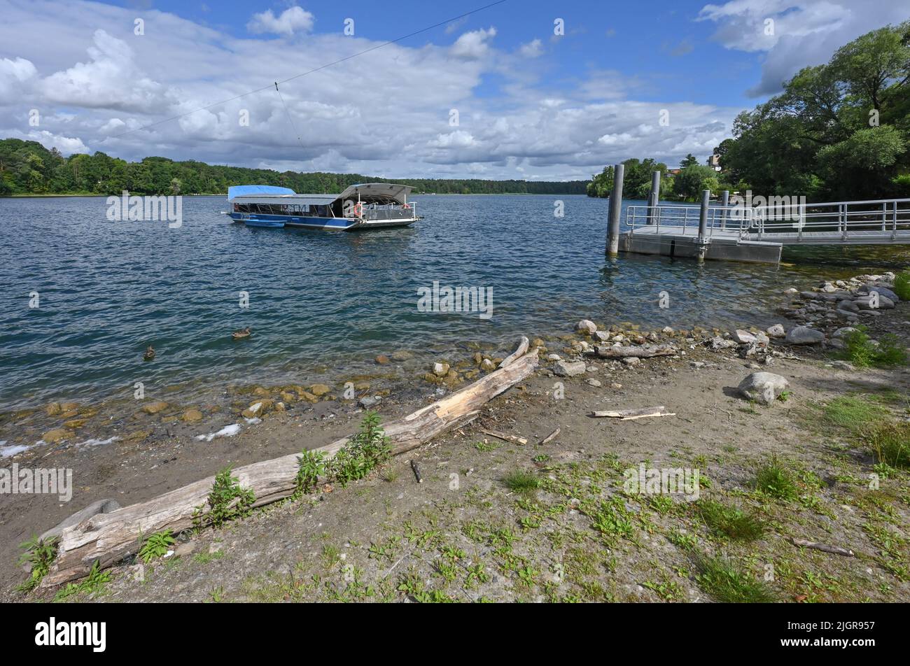 Strausberg, Germany. 06th July, 2022. The level of Lake Straussee east ...