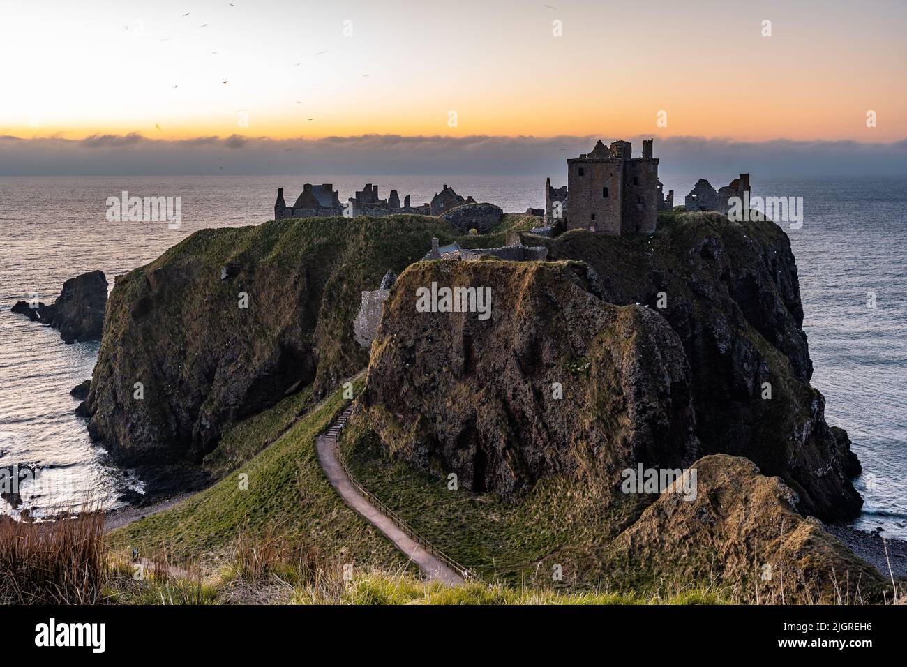 Dunnottar castle sunset hi-res stock photography and images - Alamy