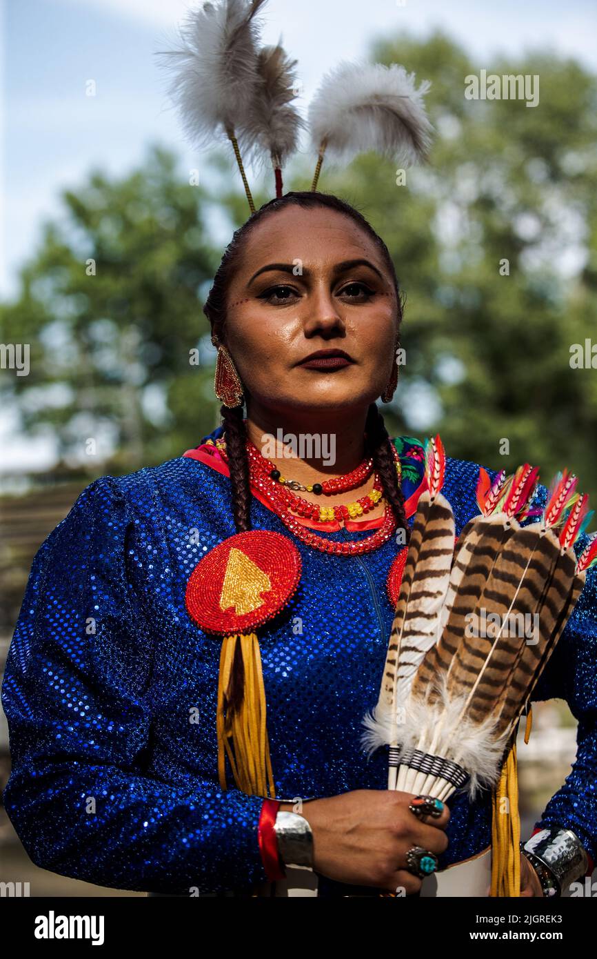 Kahnawake, Canada. 10th July, 2022. A pow-wow dancer in traditional ...