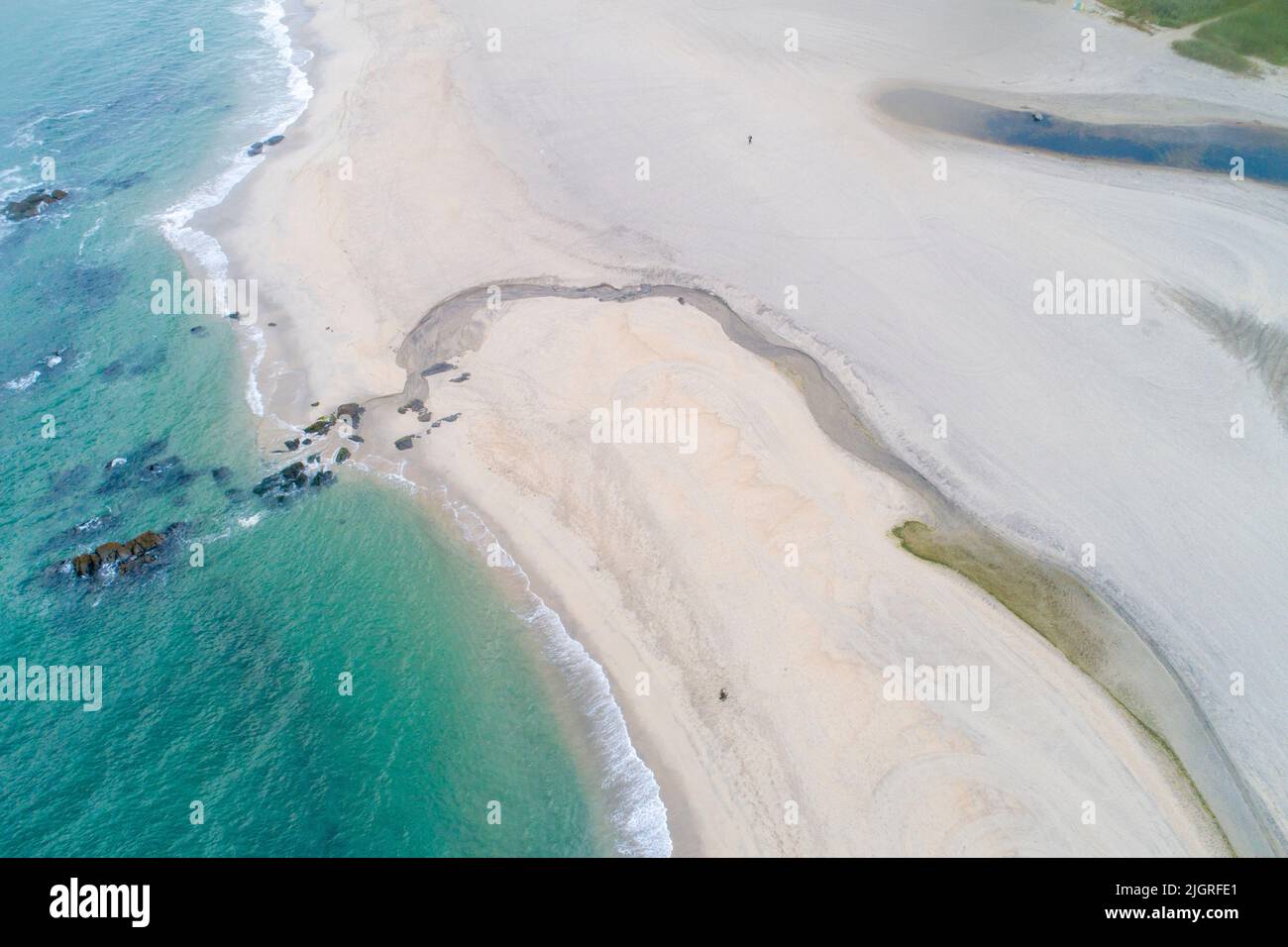 Aerial view of sandy beach and ocean with waves Stock Photo - Alamy
