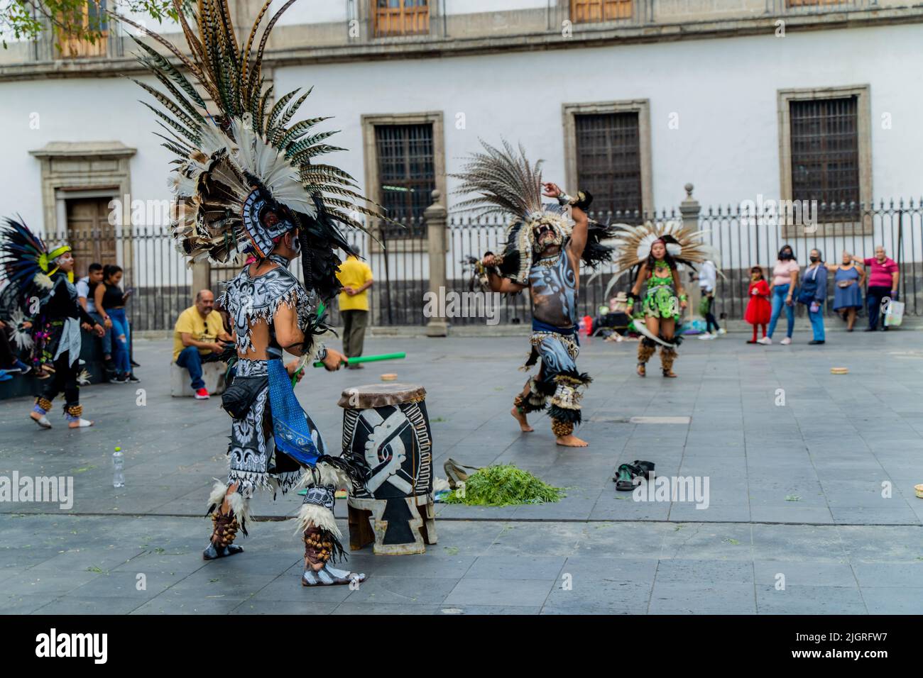 Dancers clothes hi-res stock photography and images - Alamy