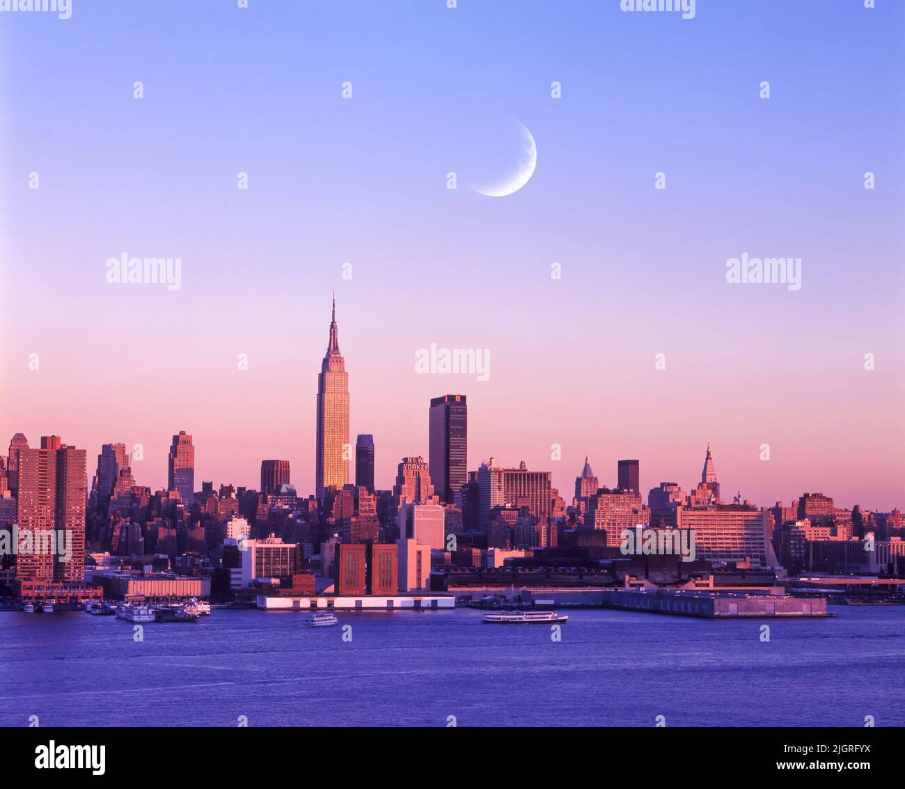 2001 HISTORICAL MIDTOWN SKYLINE LAKE CENTRAL PARK MANHATTAN NEW YORK ...