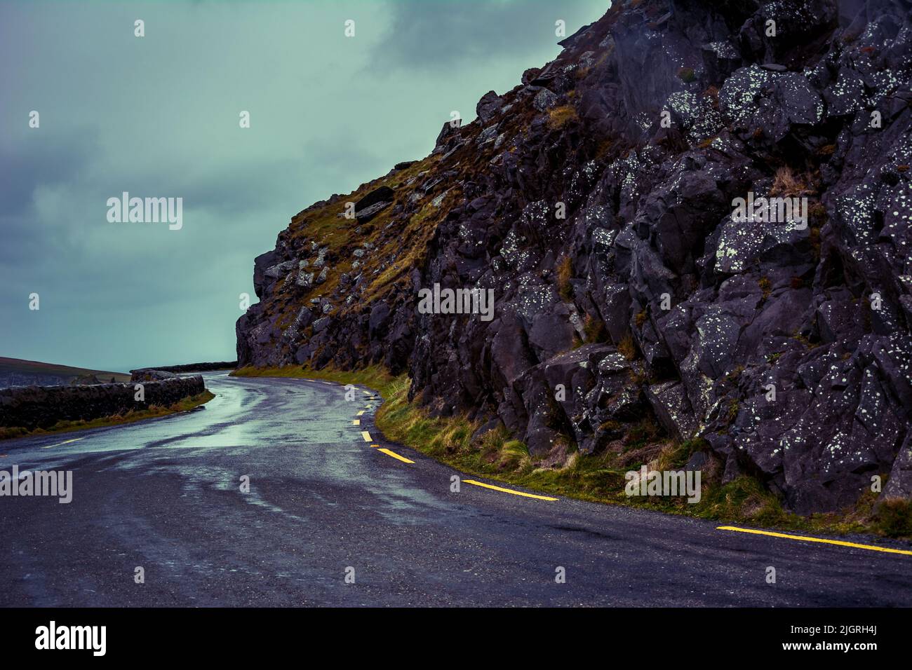 Zigzagging road hi-res stock photography and images - Alamy