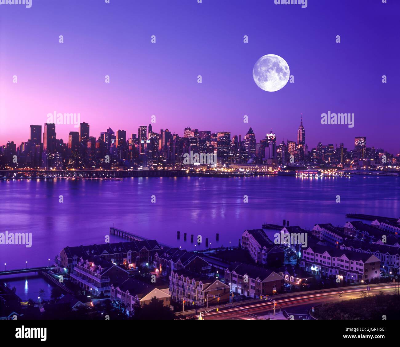 2001 HISTORICAL MIDTOWN SKYLINE HUDSON RIVER MANHATTAN NEW YORK CITY ...