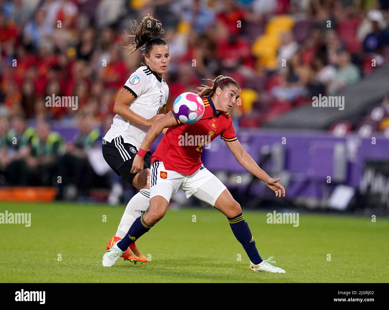 Germany’s Lena Oberdorf battles with Spain's Patricia Guijarro during ...