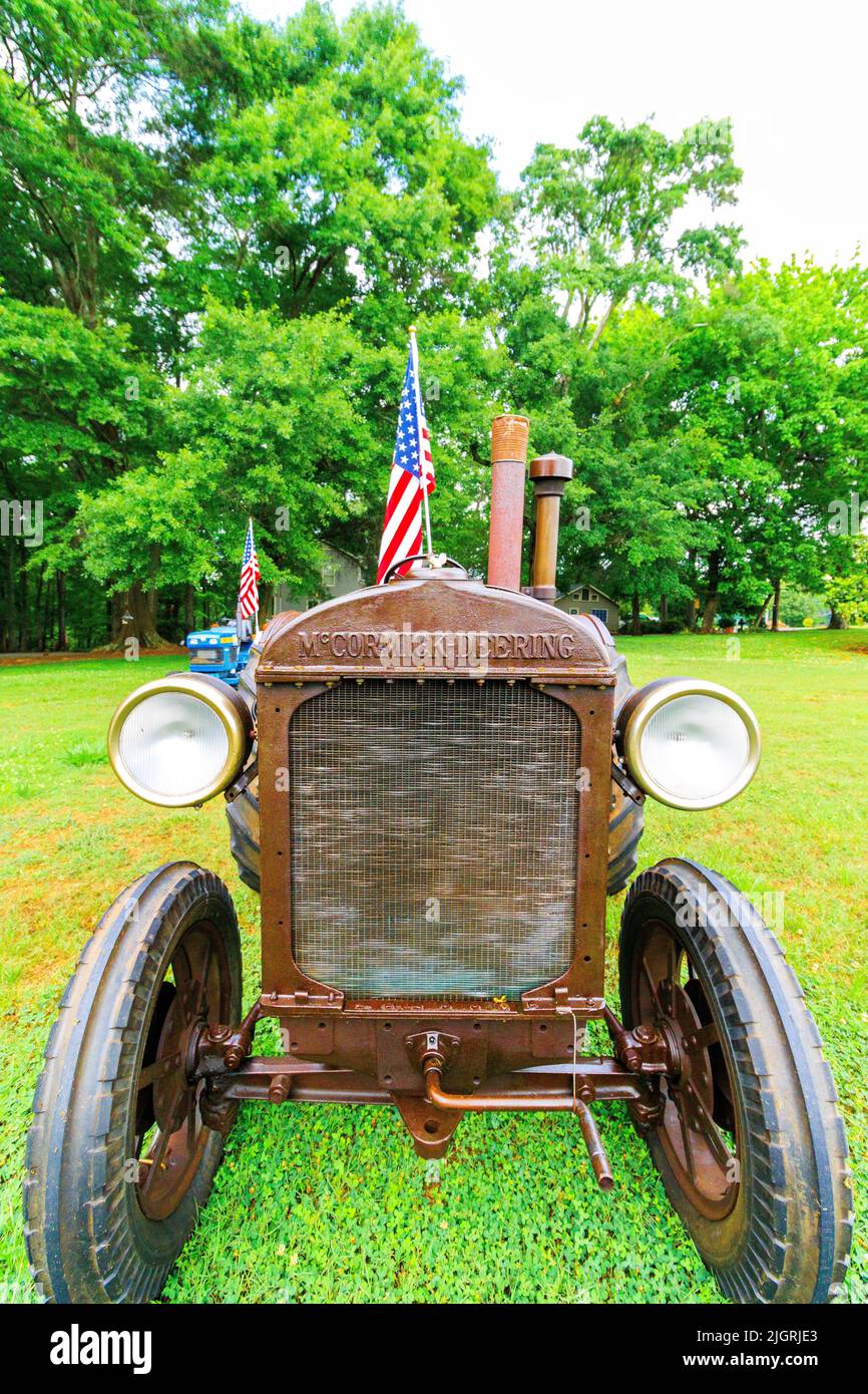 American tractors hi-res stock photography and images - Alamy