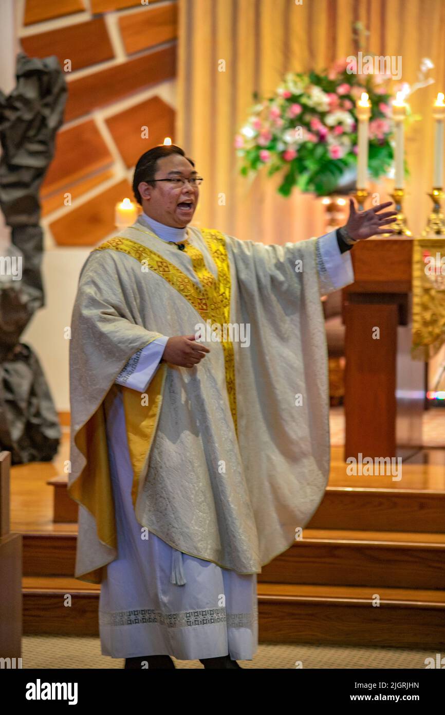 Catholic priest sermon hi-res stock photography and images - Alamy