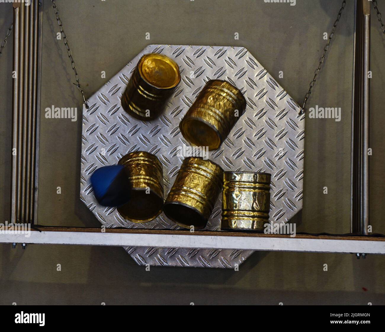 Throw a can game hi-res stock photography and images - Alamy