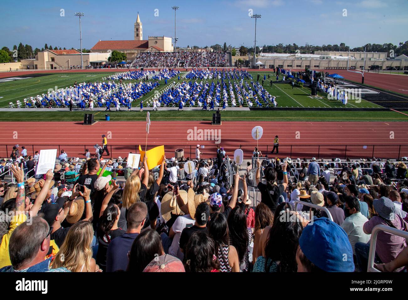 Stadium crowd cheering hi-res stock photography and images - Alamy