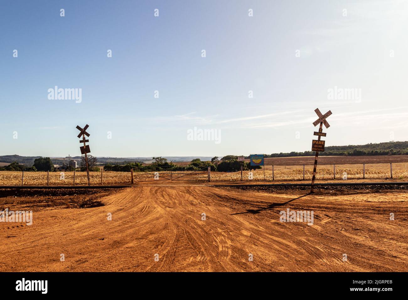 Silvânia, Goiás, Brazil – July 10, 2022: Railroad crossing. 1 Track ...