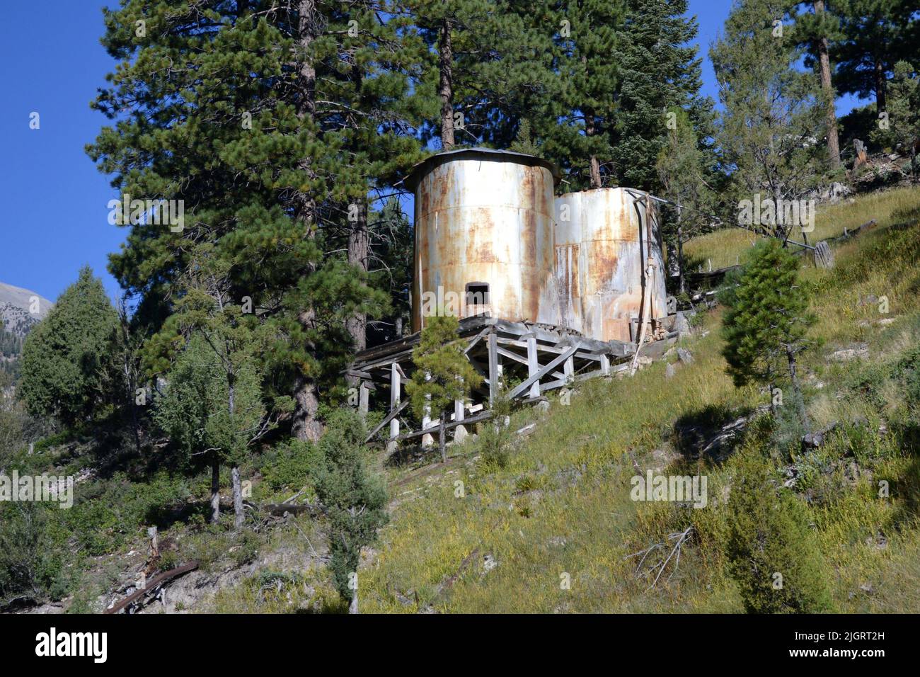 Silver tanks hi-res stock photography and images - Alamy