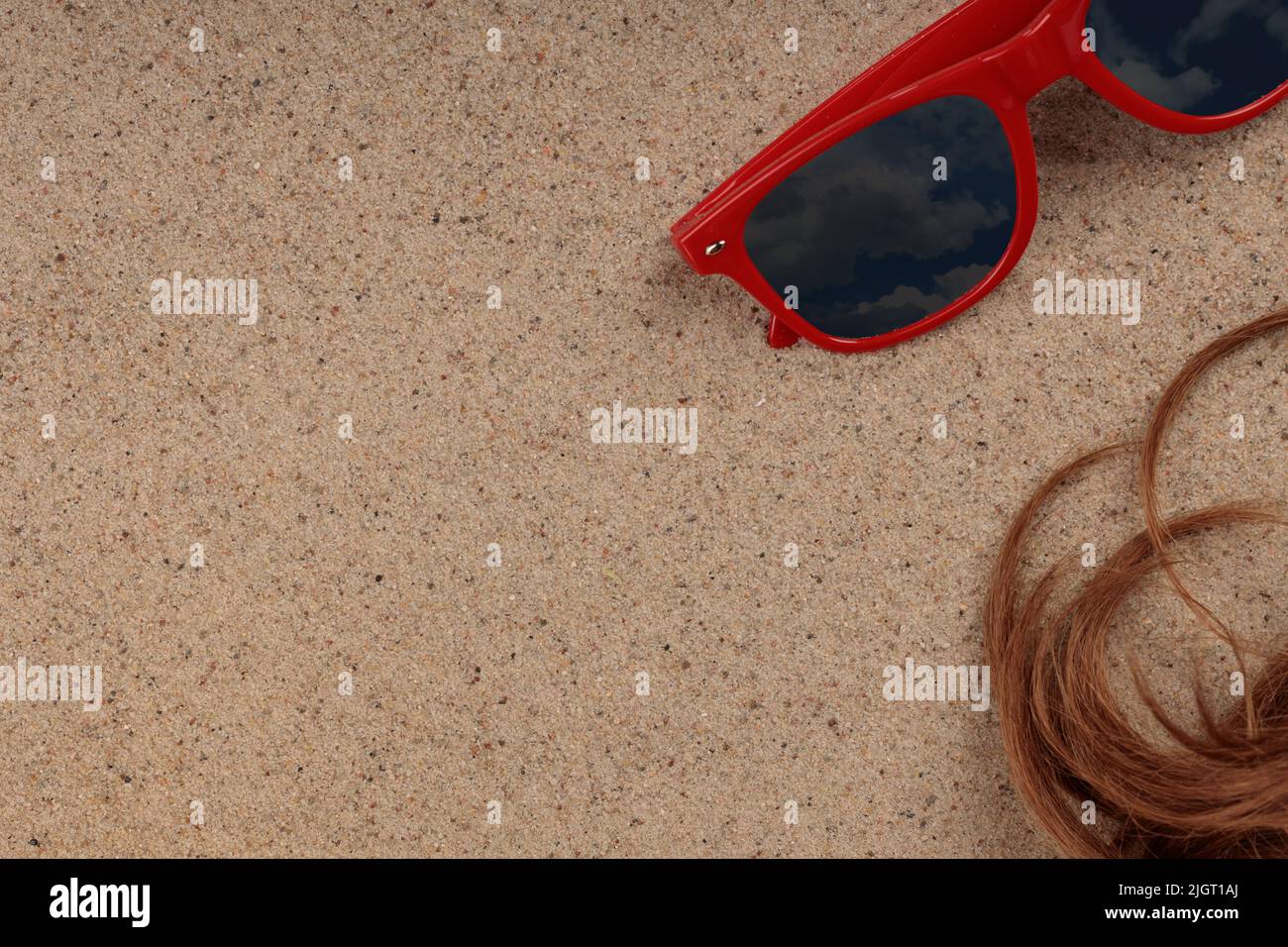 Minimal mockup background for product presentation on a sandy beach ...