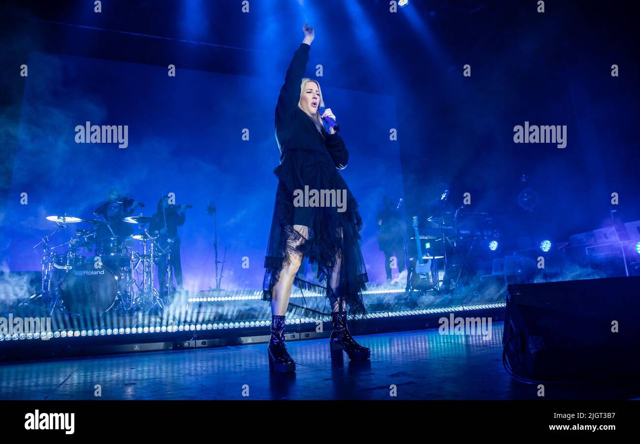 Ellie Goulding performing at the O2 Academy in Bournemouth Featuring ...