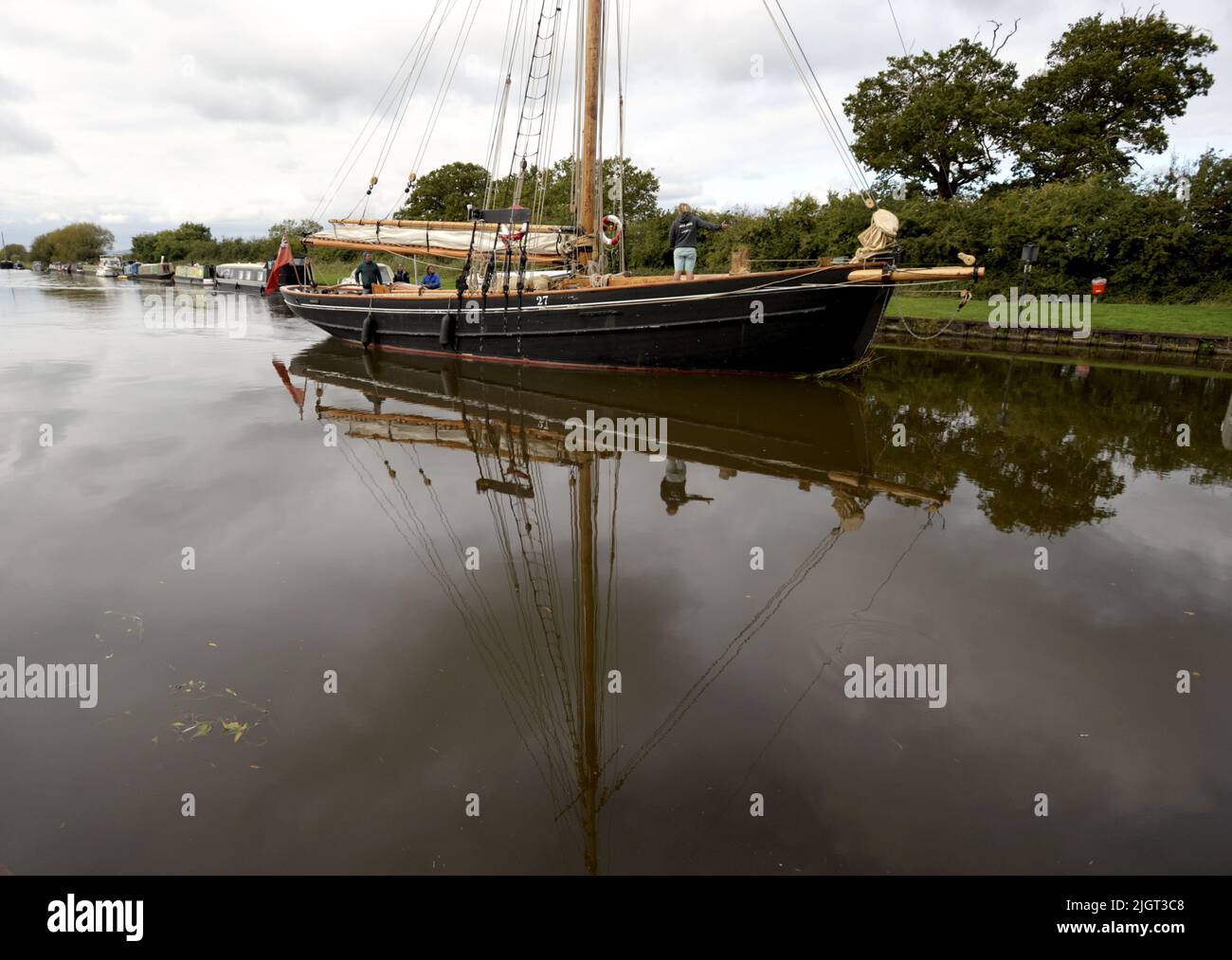 Tall ship Mascotte making its way up the Gloucester to Sharpness Canal ...