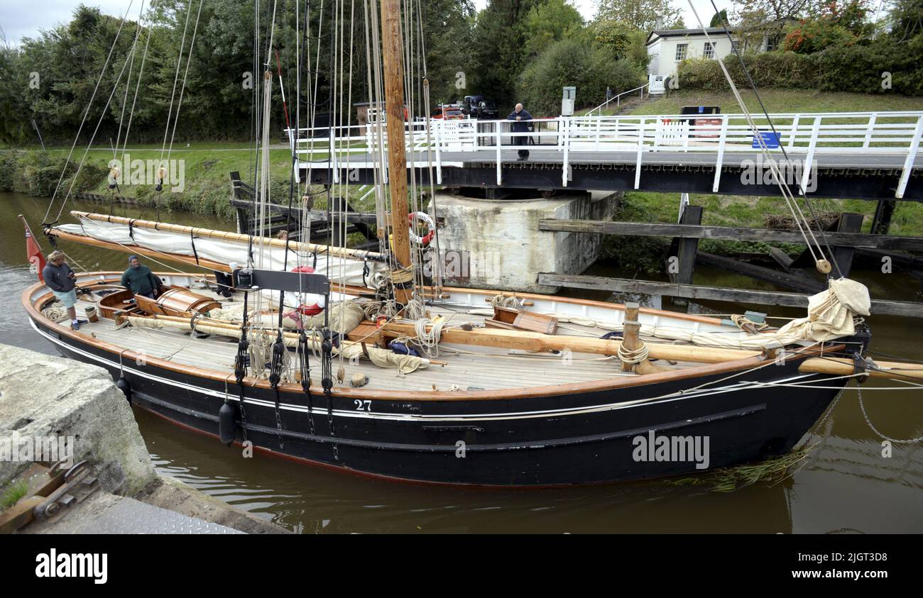 Tall ship Mascotte making its way up the Gloucester to Sharpness Canal ...