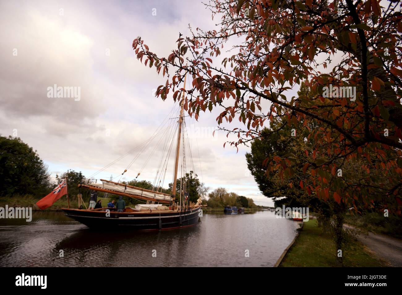 Tall ship Mascotte making its way up the Gloucester to Sharpness Canal ...