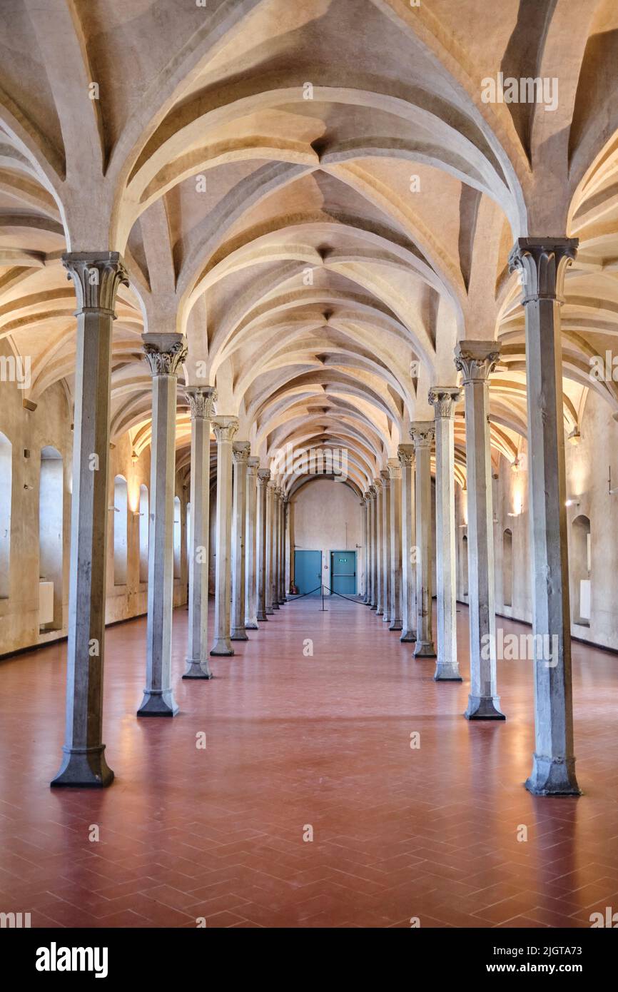Renaissance columns hi-res stock photography and images - Alamy