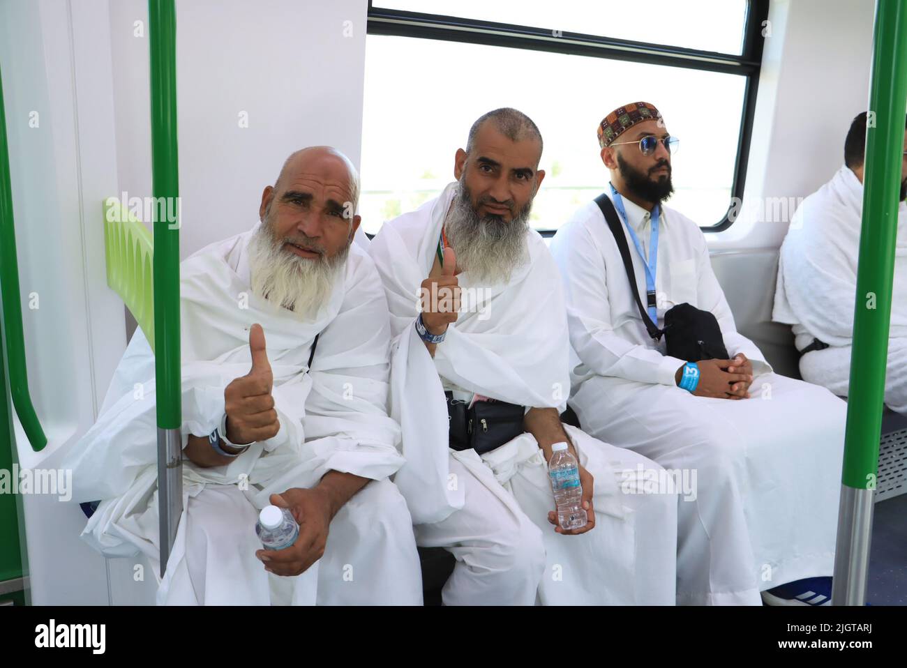 Mecca, Saudi Arabia. 9th July, 2022. Pilgrims give thumbs up to the ...