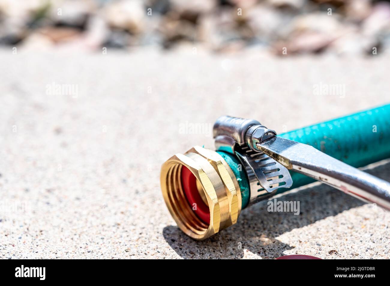 new garden hose replacement connection and pipe mender to tighten and ...