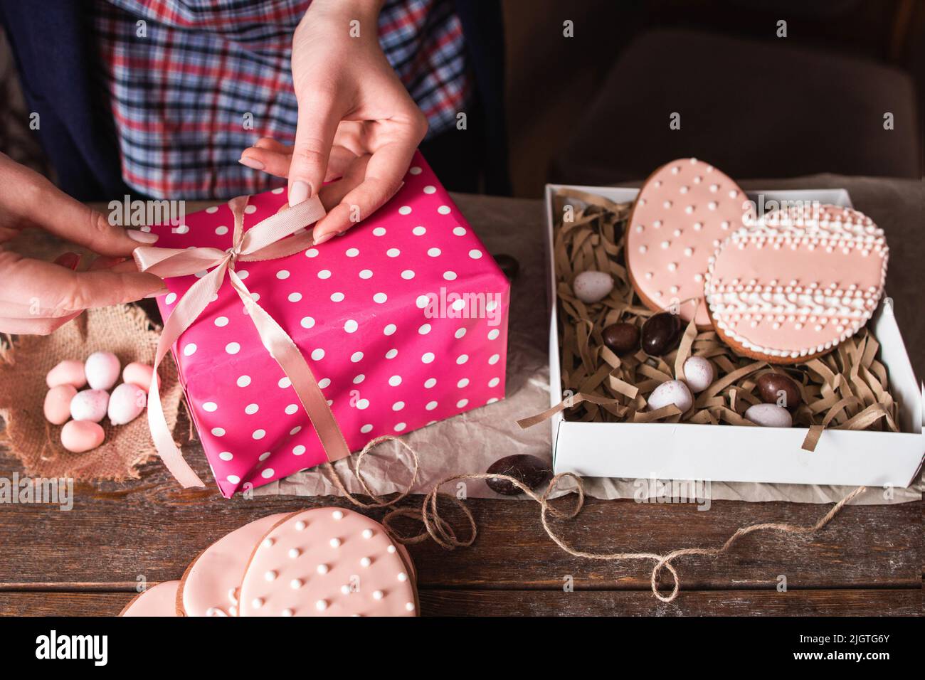 Packing sweet Easter handmade present Stock Photo - Alamy