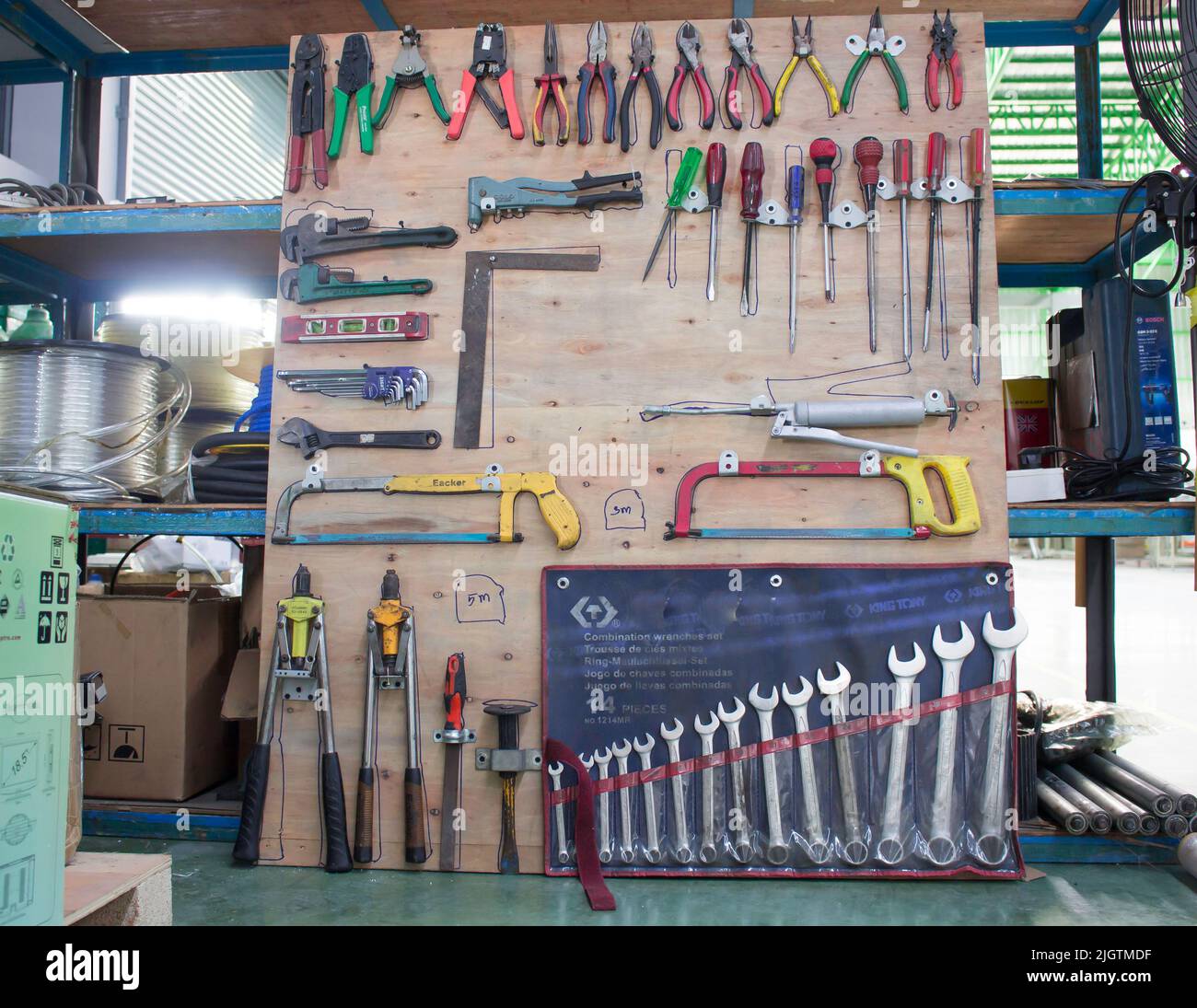 Hardware shed hi-res stock photography and images - Alamy