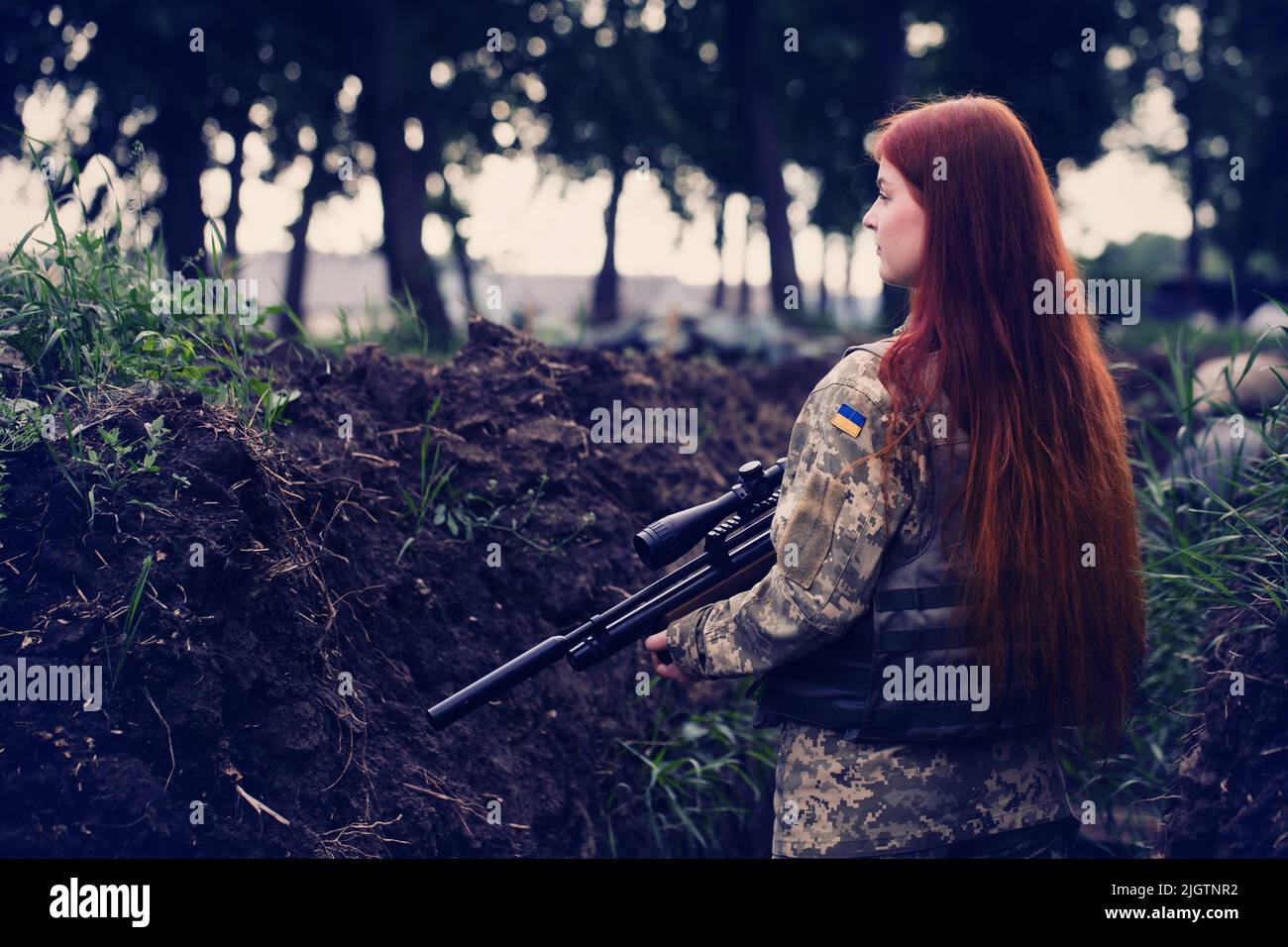 Red haired girl in army uniform hi-res stock photography and images - Alamy