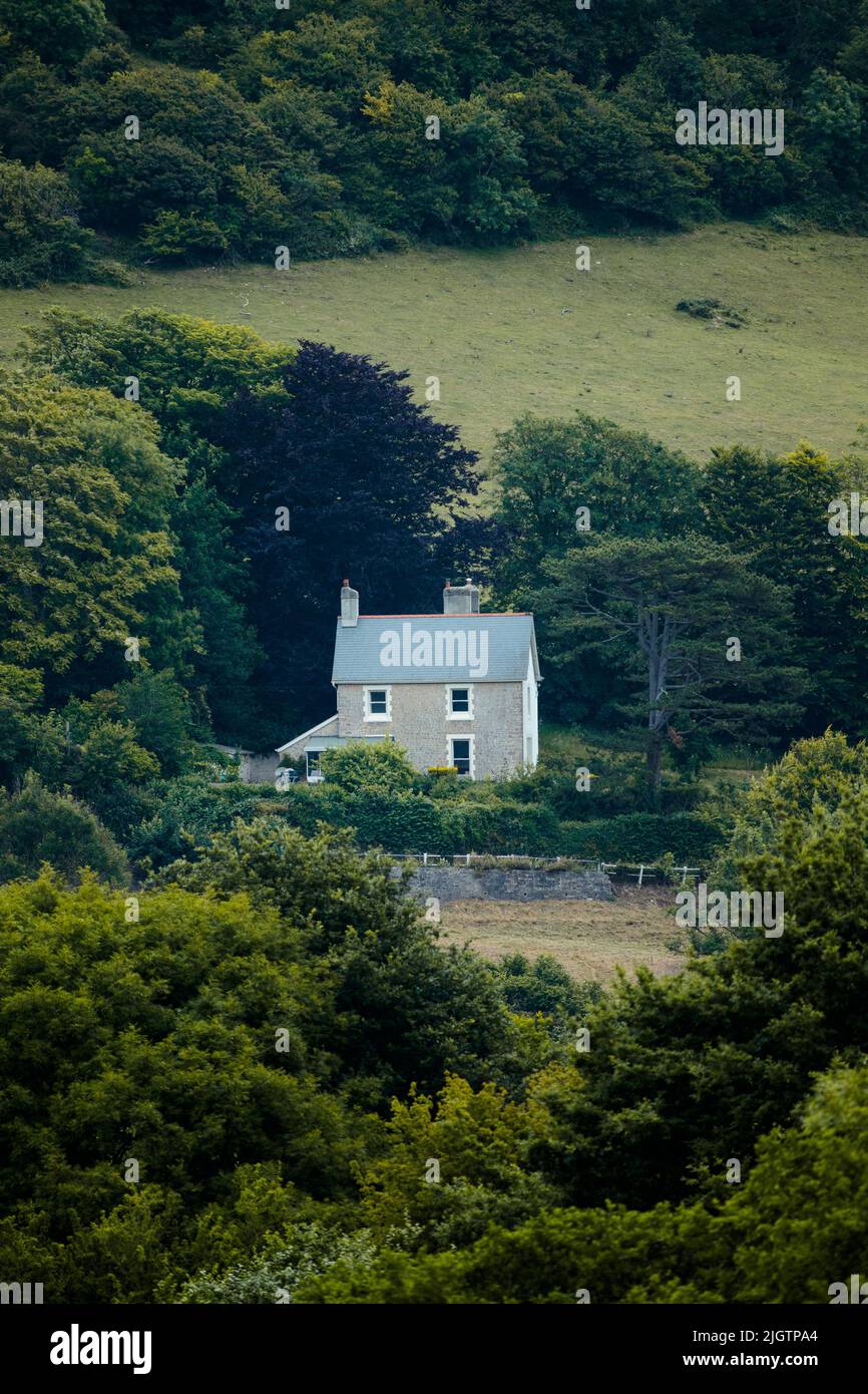 Old english farmhouse hi-res stock photography and images - Alamy