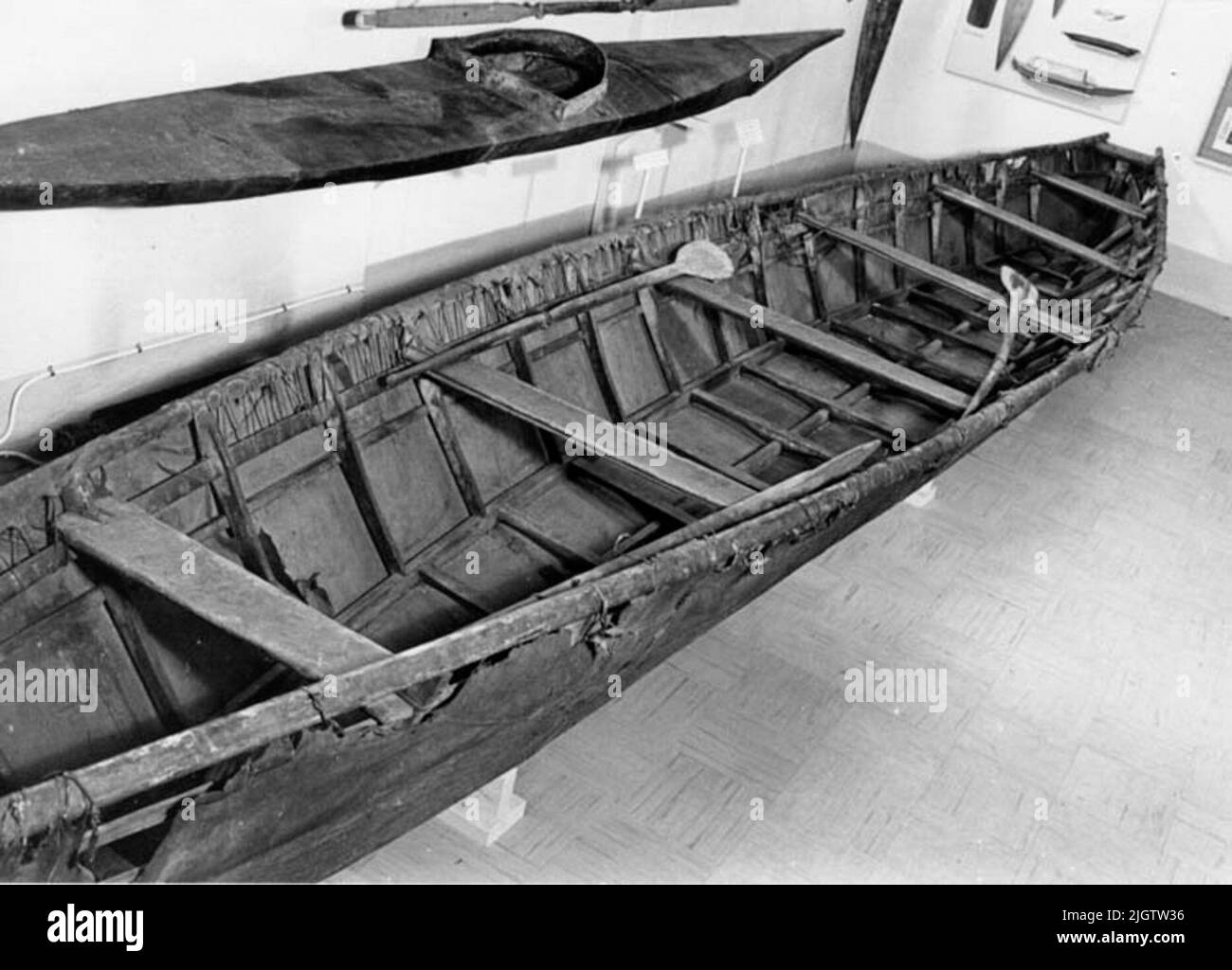 Inuit kayak greenland historical Black and White Stock Photos & Images ...