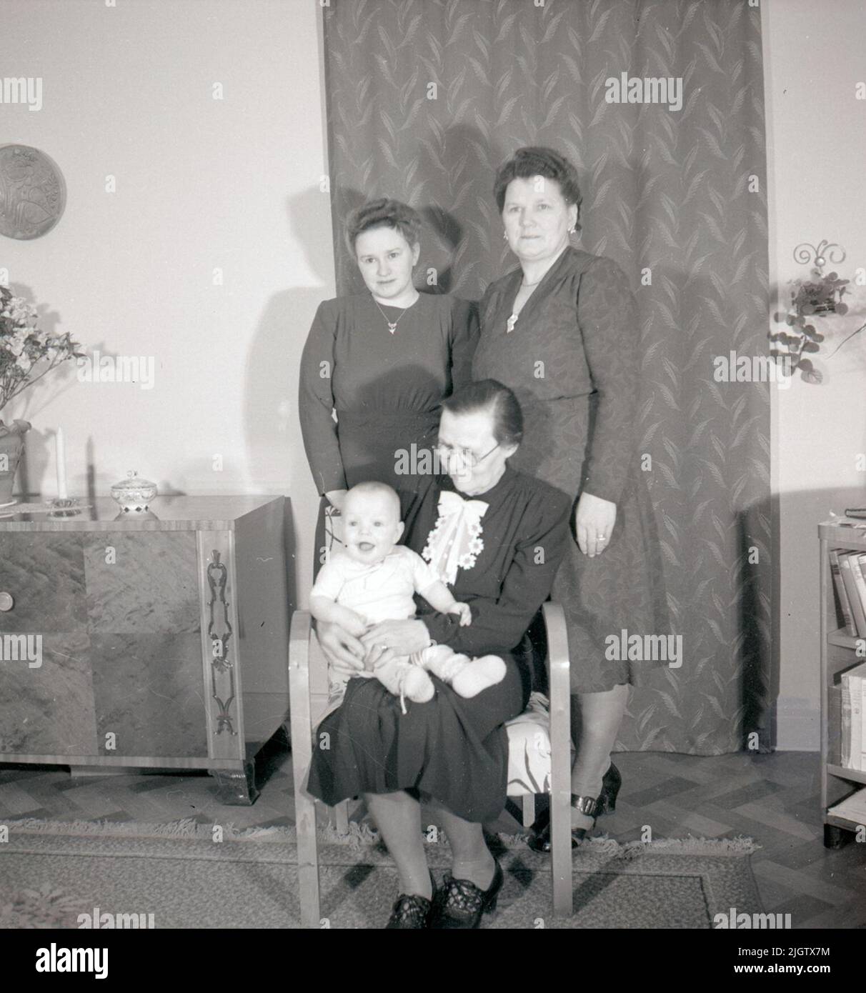 Text to the picture: "At Erling Engelbrektsson. Four generations. 1948. ...