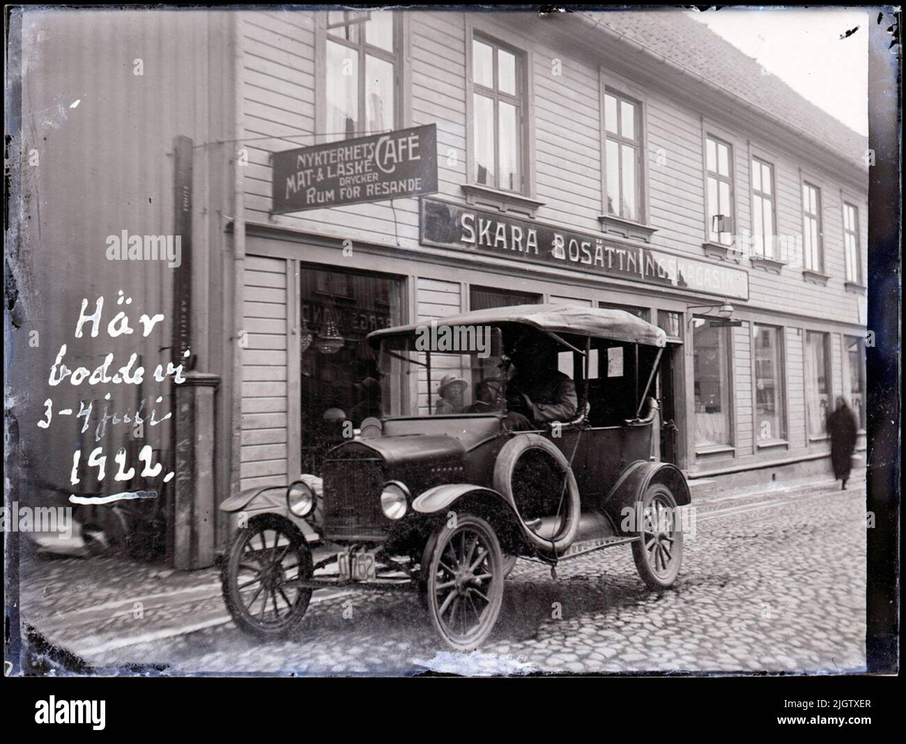 On an excursion in car to Skara in the summer of 1922 according to text ...