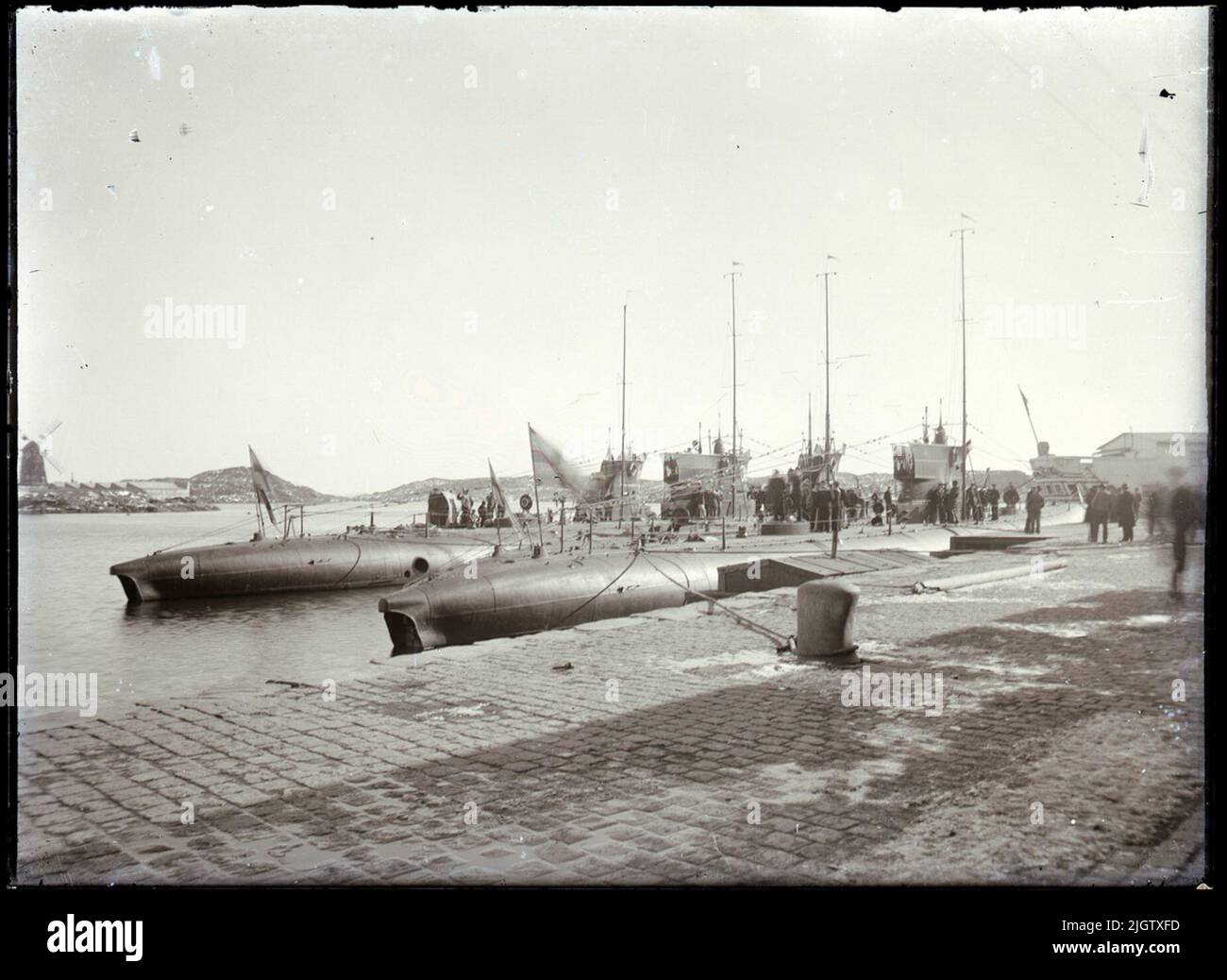 Submarines at the quay, ("Tråmen" - The Shipbuilding Board's lodging ...