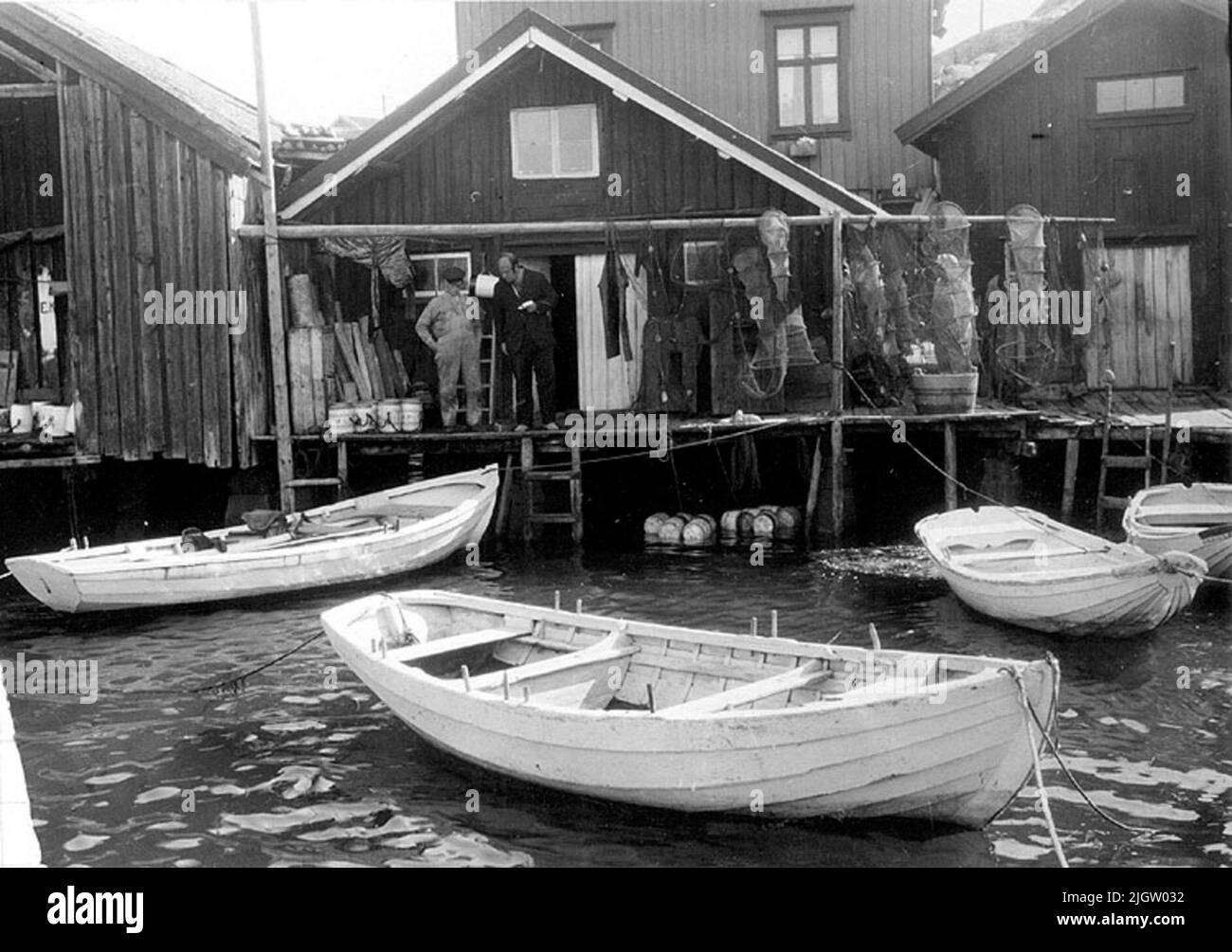 Bent wide Black and White Stock Photos & Images - Alamy