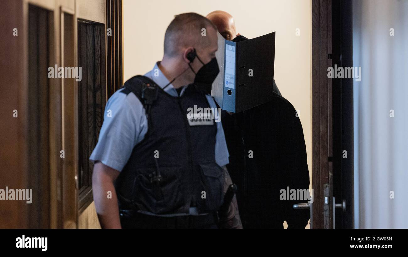 Wanted paternity hi-res stock photography and images - Alamy
