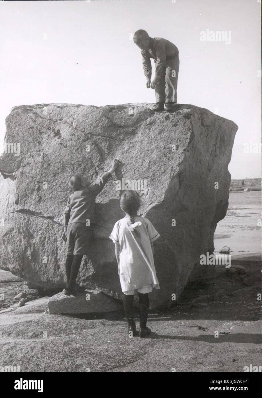 Note on the card: "Hållö". "Gule Sten" "Photo (D8) Dan Samuelson 1924 ...