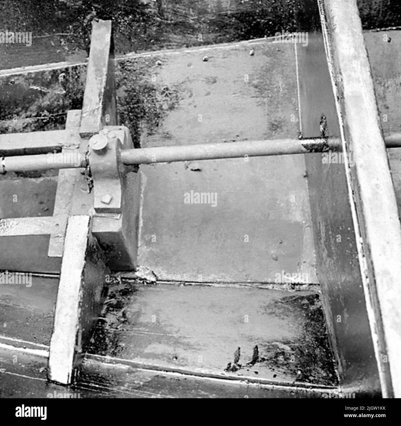 The drive shaft on a boat. Equipped with a warehouse bracket in the ...