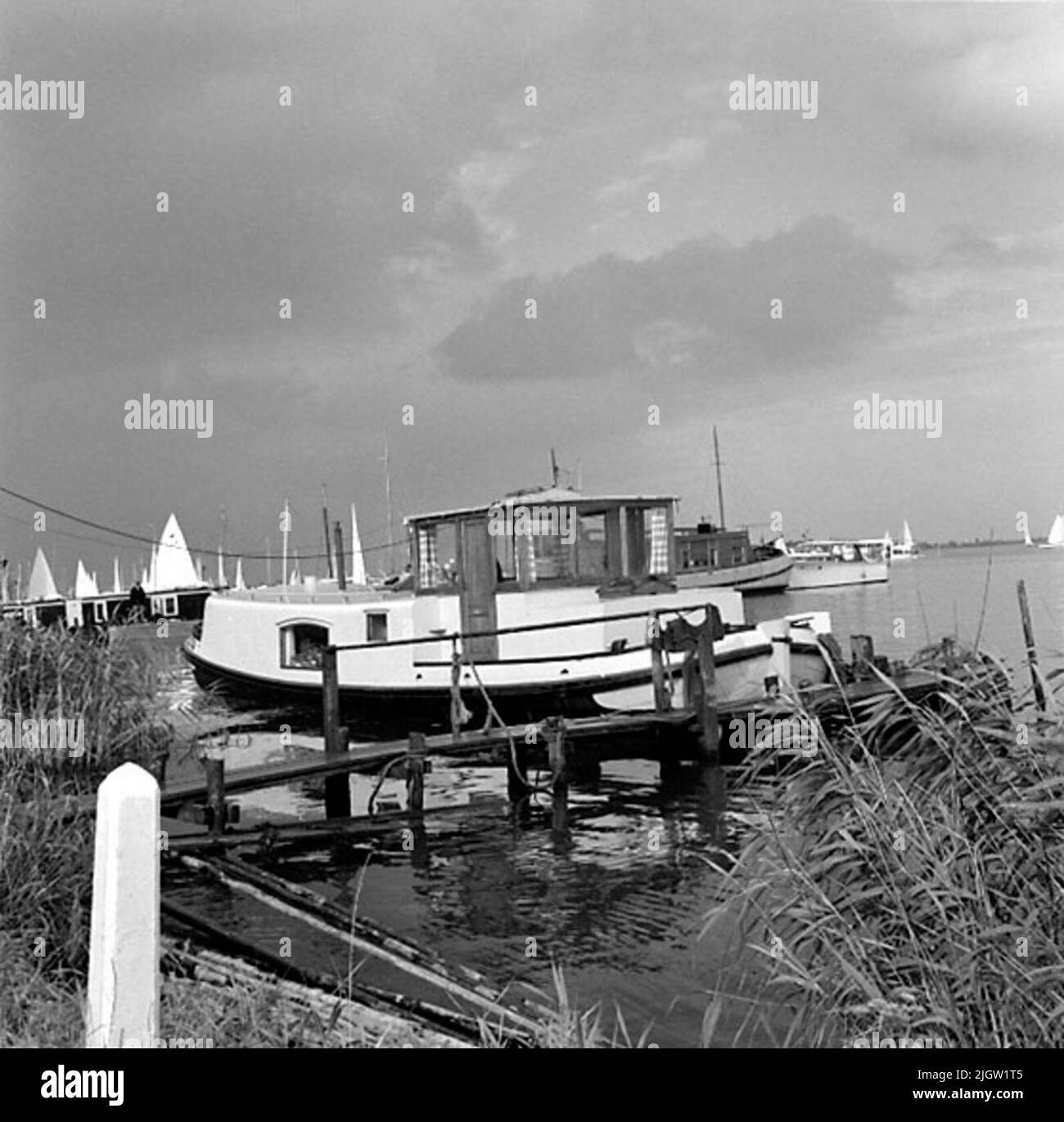 View boats harbor in Black and White Stock Photos & Images - Alamy