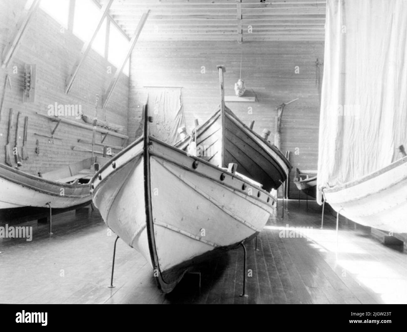 Dhs boat hi-res stock photography and images - Alamy