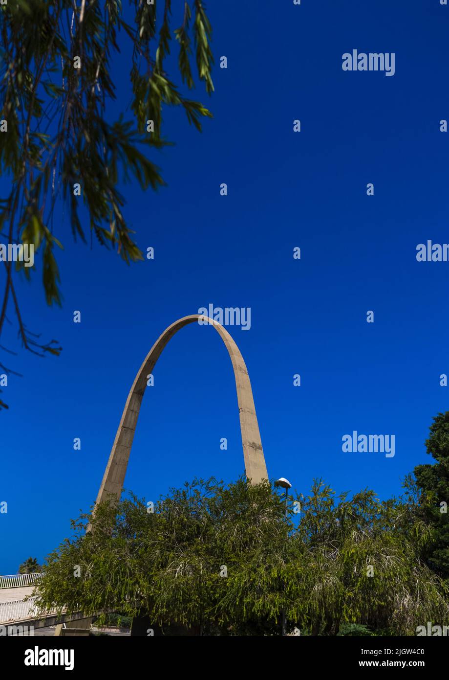 Arch in Rashid Karami International Fair designed by Oscar Niemeyer ...