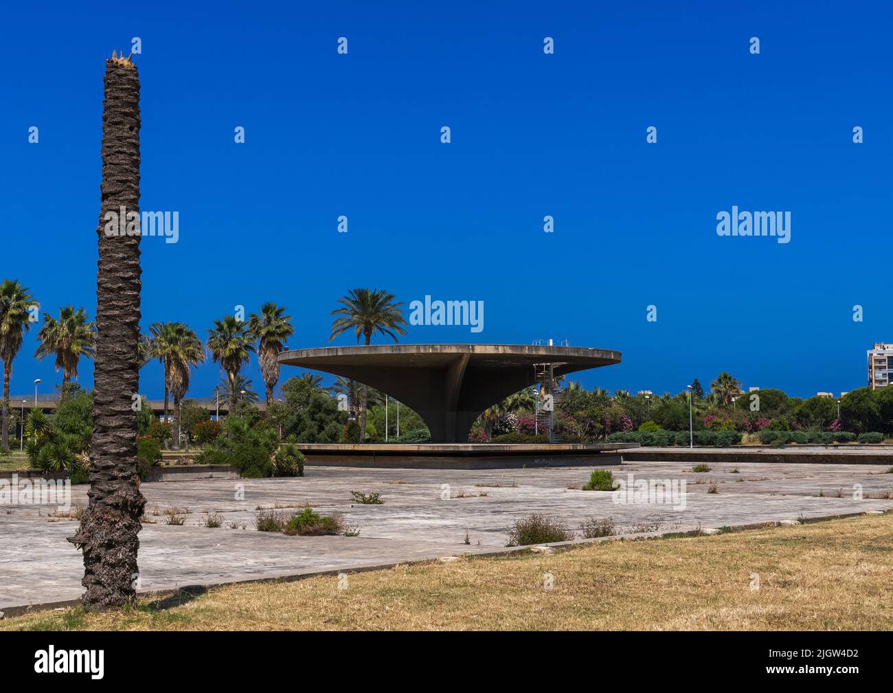 Helipad in Rashid Karami International Fair by Oscar Niemeyer, North ...