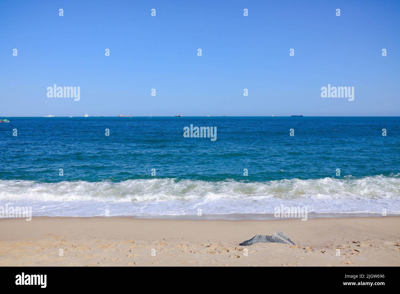 Closeup sea waves washing shore hi-res stock photography and images - Alamy