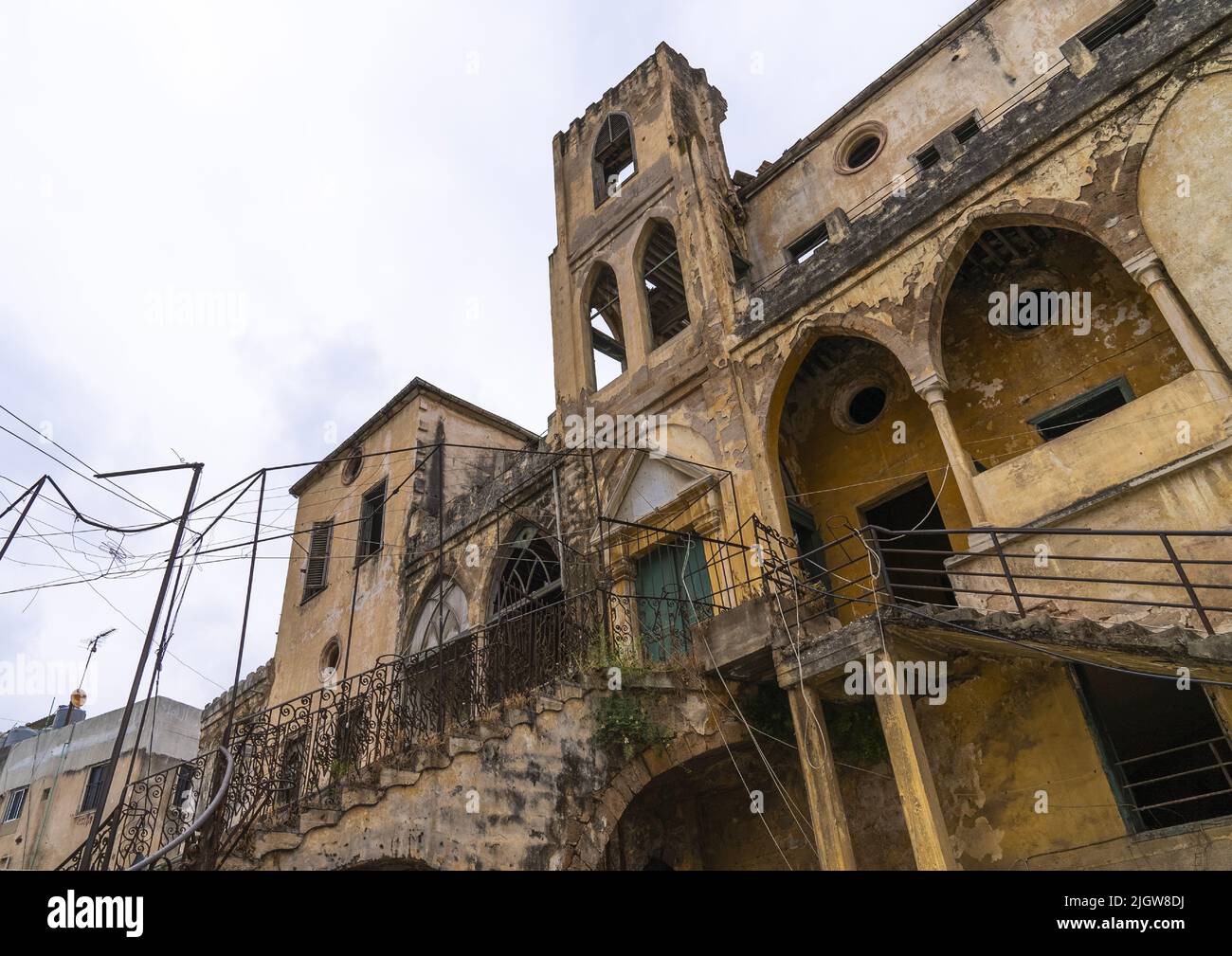 Old traditional abandoned lebanese house, North Governorate, Tripoli ...