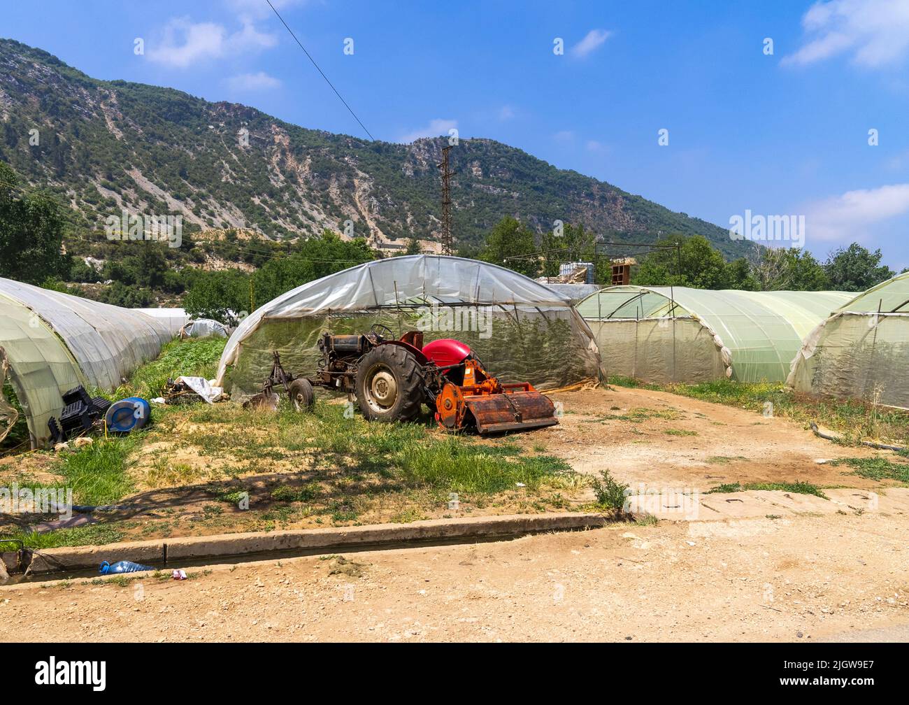 Farming technology middle east people hi-res stock photography and ...