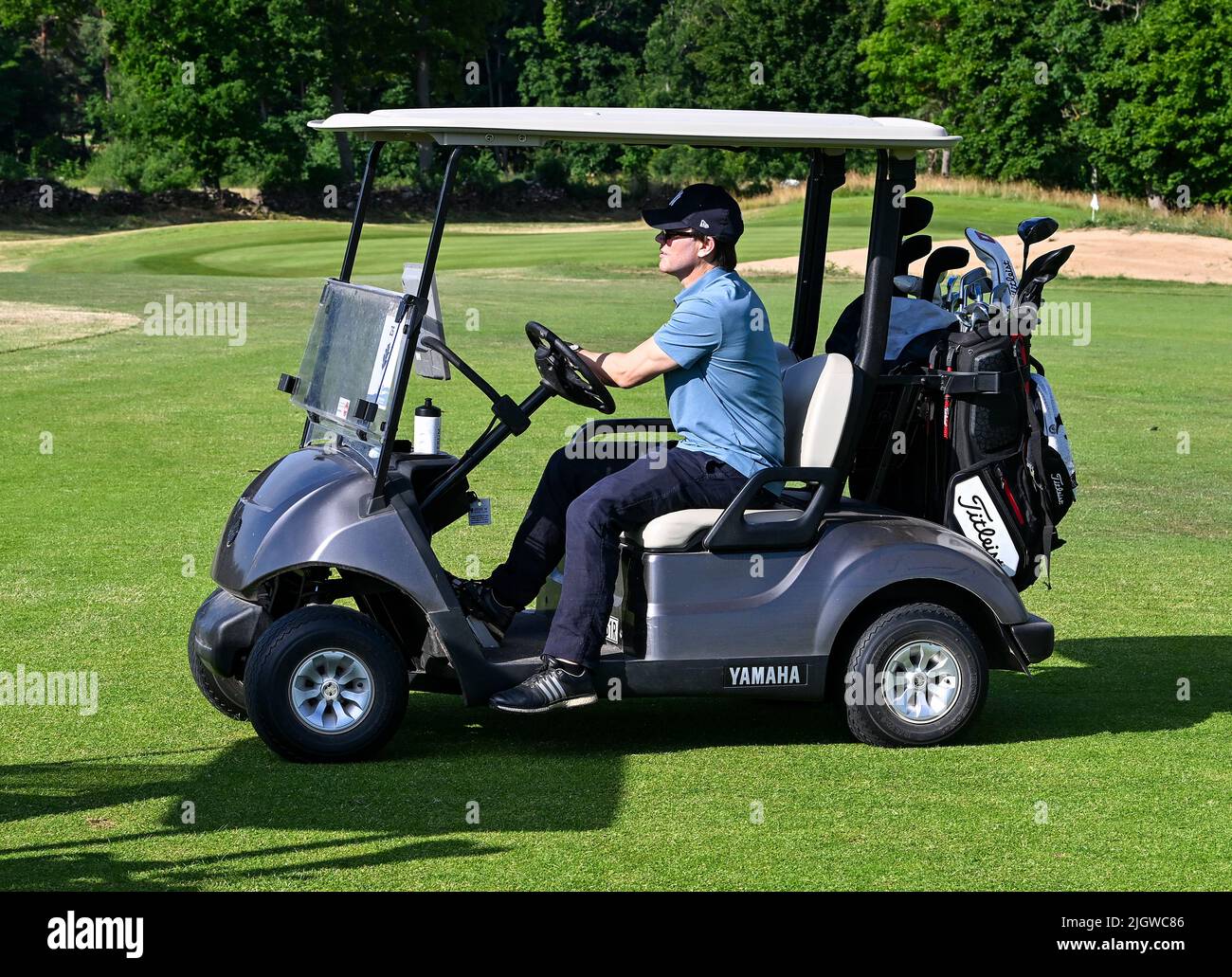 Prince Daniel playing in the Victoria golf tournament at Ekerum golf ...